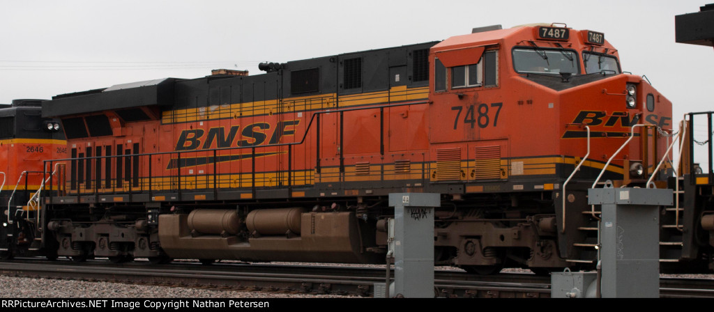 BNSF 7487